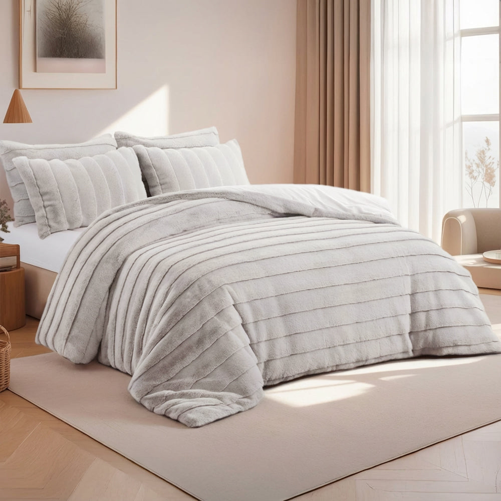Quilt set Spanish fur size 240×240 cm model 1636 | Family Bed